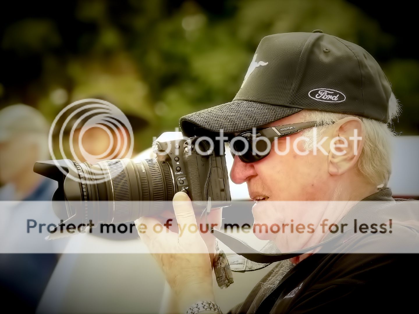 Caught in the act - PentaxForums.com